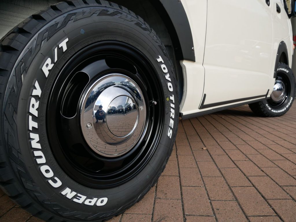 アウトドアを楽しむタイヤ【toyo Open Country Rt】｜ハイエース専門店の車中泊・アウトドアビークル｜flexdream Blog