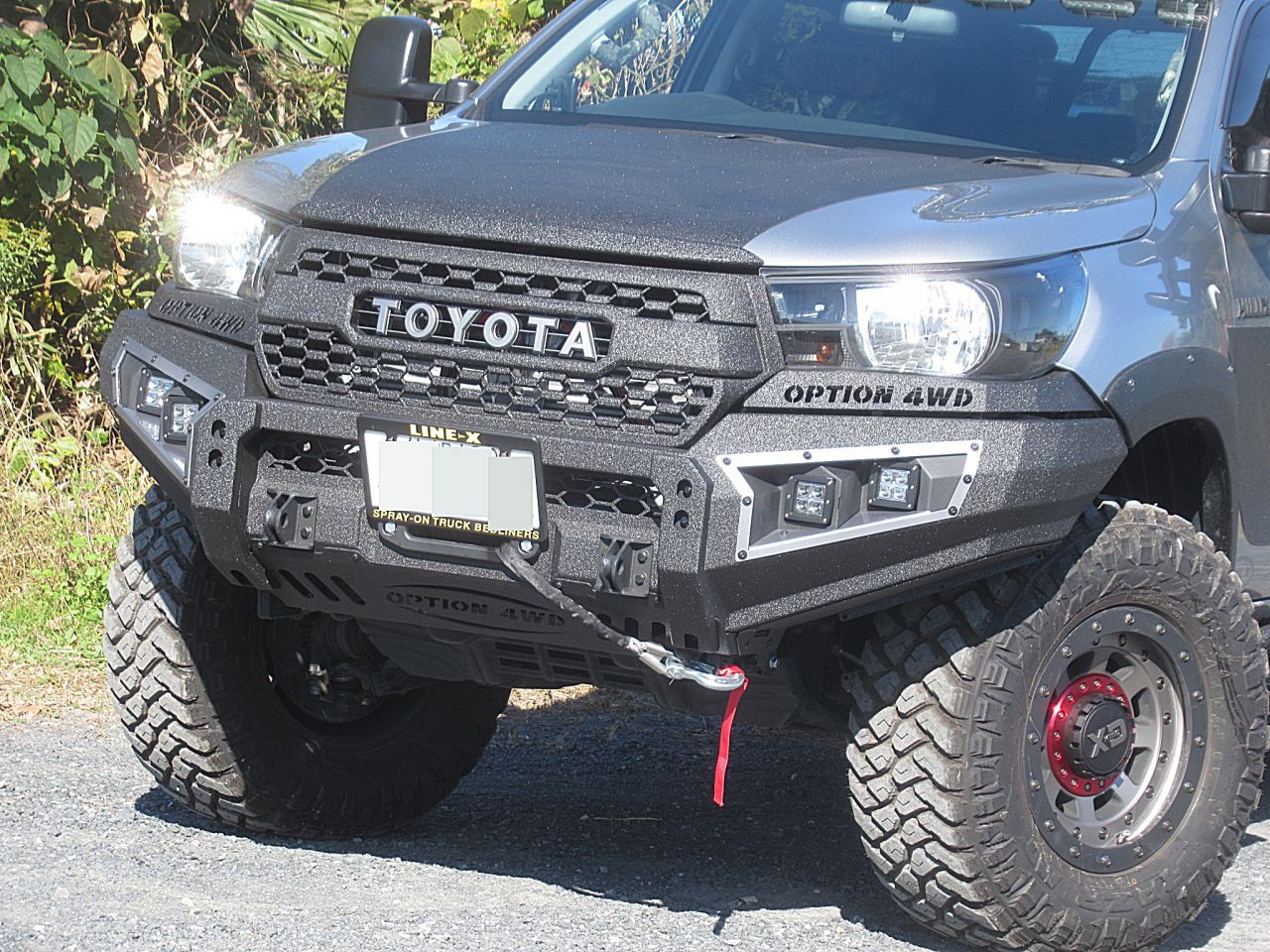 ハイラックス GUN125 LINE-X スプレー オーバーランダー ゴリゴリカスタム オプション4x4 フロントバンパー｜LINE-X ...