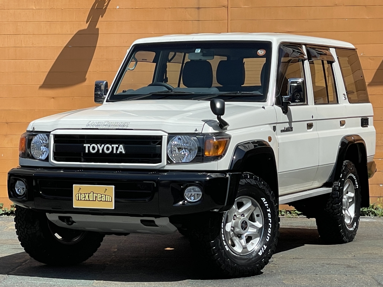 ランドクルーザー70 バン GRJ76入庫しました！！｜ランクル専門店スタッフの独り言｜flexdream blog