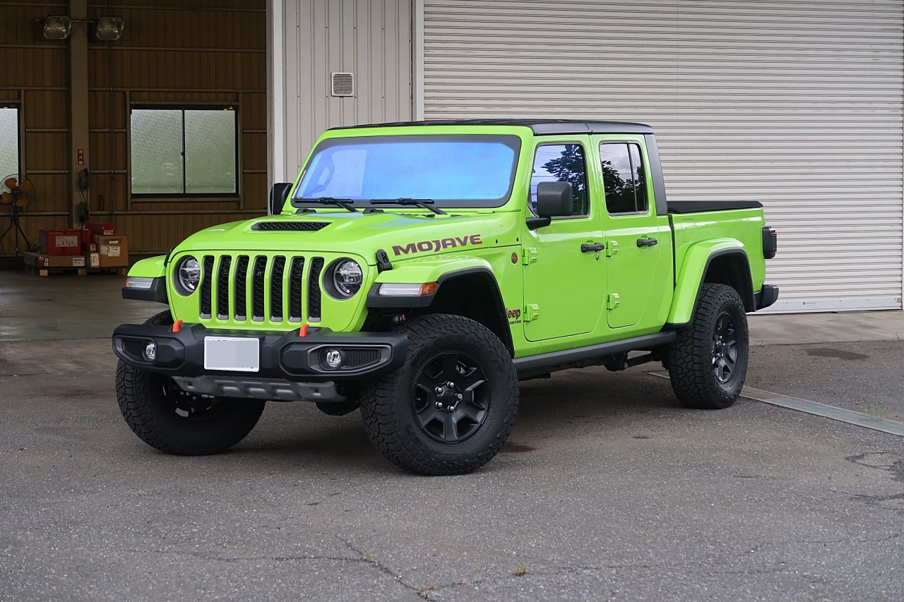 ⚡話題沸騰中のJEEPラングラーベースのピックアップトラック→→グラディエーターJTの荷台にLINE-X初施工⚡｜LINE-X 自動車部門 ...