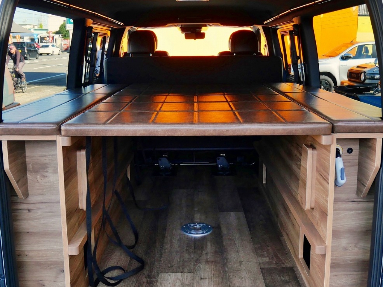 FD-camper1ベッド｜ハイエース好きなんだもん ハイエース専門店BLOG｜flexdream blog