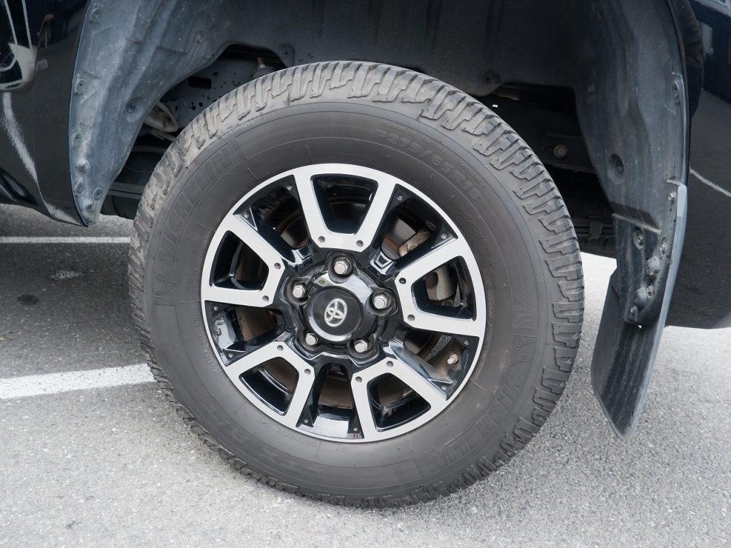 2020yモデルのベンチシートタイプのタンドラが入庫!!｜USトヨタ逆輸入車専門店スタッフの独り言｜flexdream blog