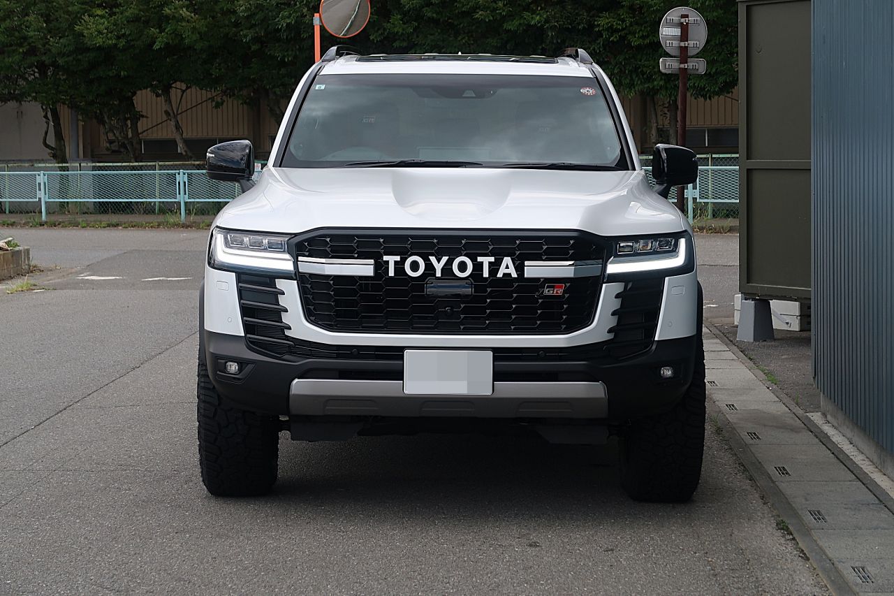 ランクル300 GR SPORTSカスタム紹介 ｜LINE-X 自動車部門 公式ブログ｜flexdream blog