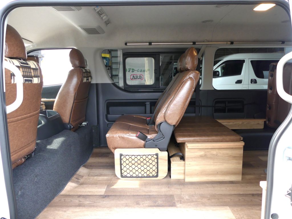 ハイエースワゴン 4WD GL【FD-BOX W00】のご紹介～！♪｜ハイエース専門店のライトキャンピングカー｜flexdream blog